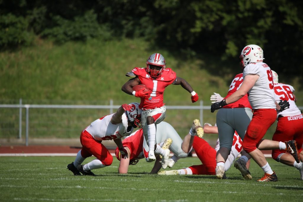 Fursty Razorbacks starten mit einem Sieg in die neue Saison - Erima GFL